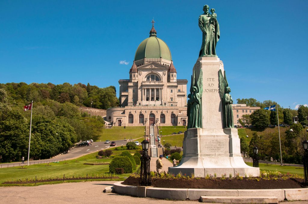 Paris, France to Montreal, Canada for only €272 roundtrip (Mar-Apr dates)