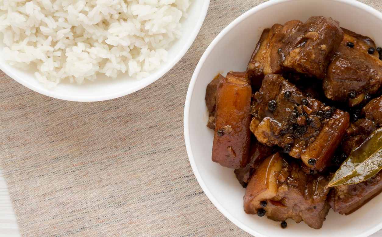 Manila Food Guide – What to Eat, Local Dishes & Dining Tips (2026)