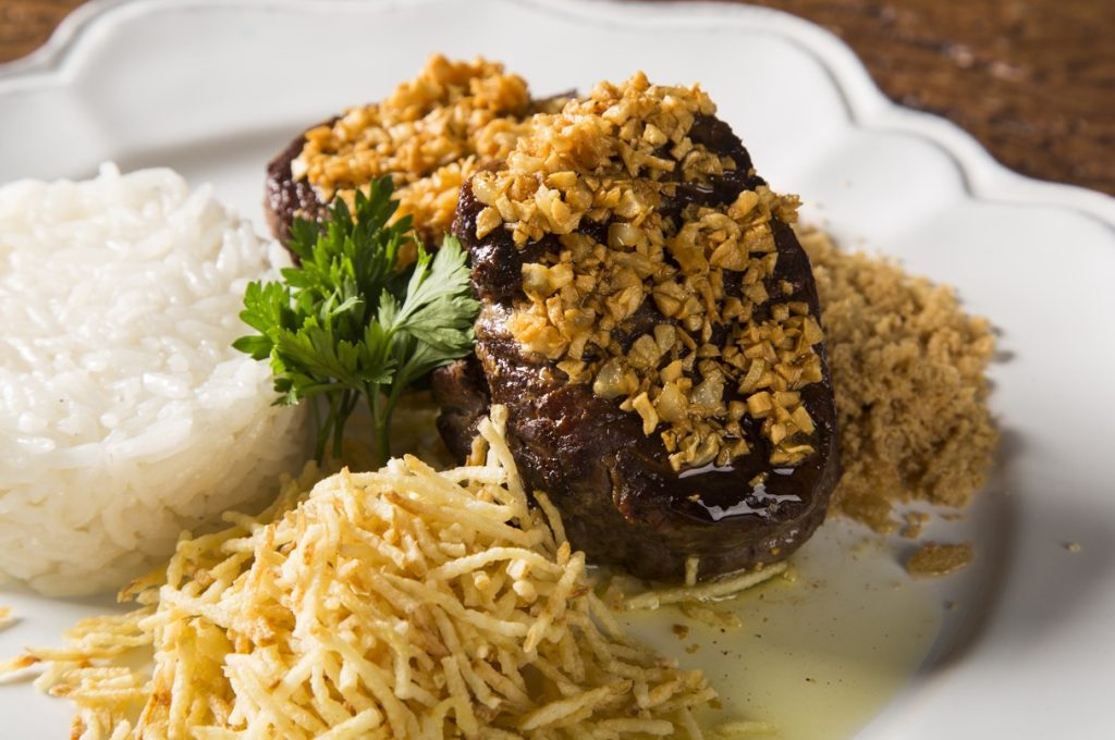 Rio de Janeiro Food Guide – What to Eat, Local Dishes & Dining Tips (2026)