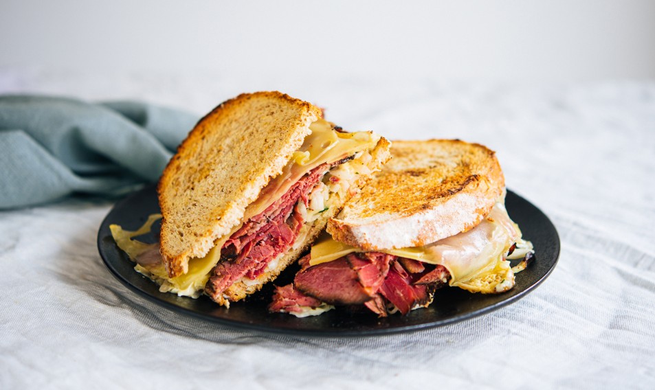 Toronto Food Guide – What to Eat, Local Dishes & Dining Tips (2026)